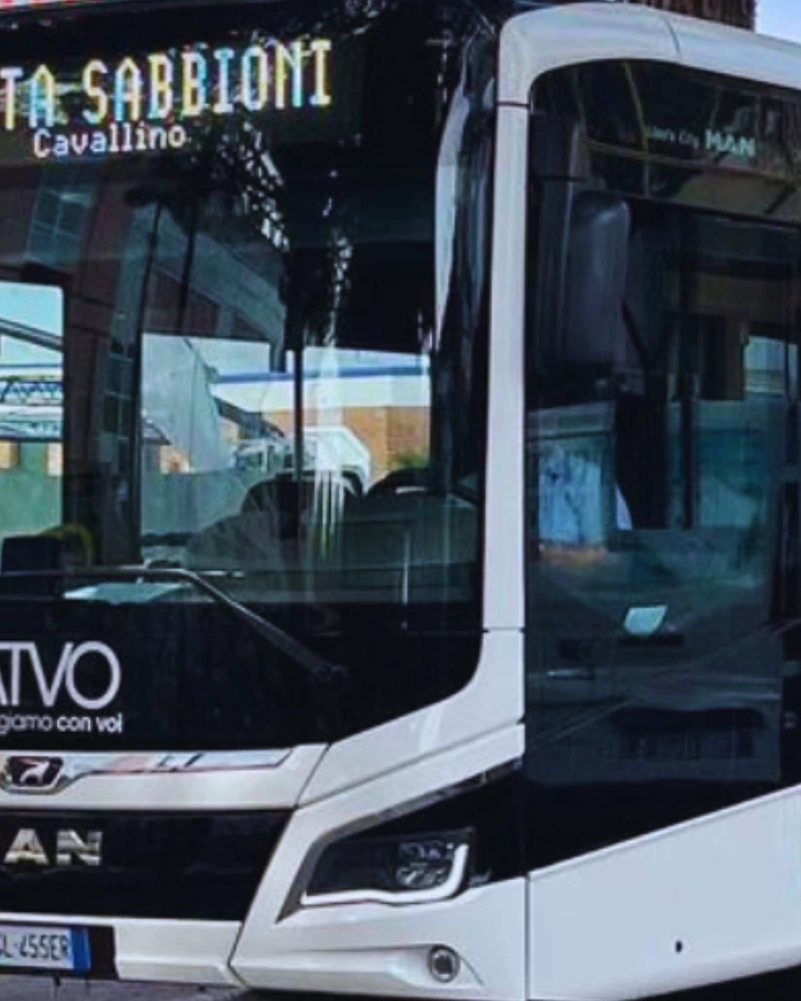 How To Use Buses In Italy (Expat Advice) - Plugged In Travel