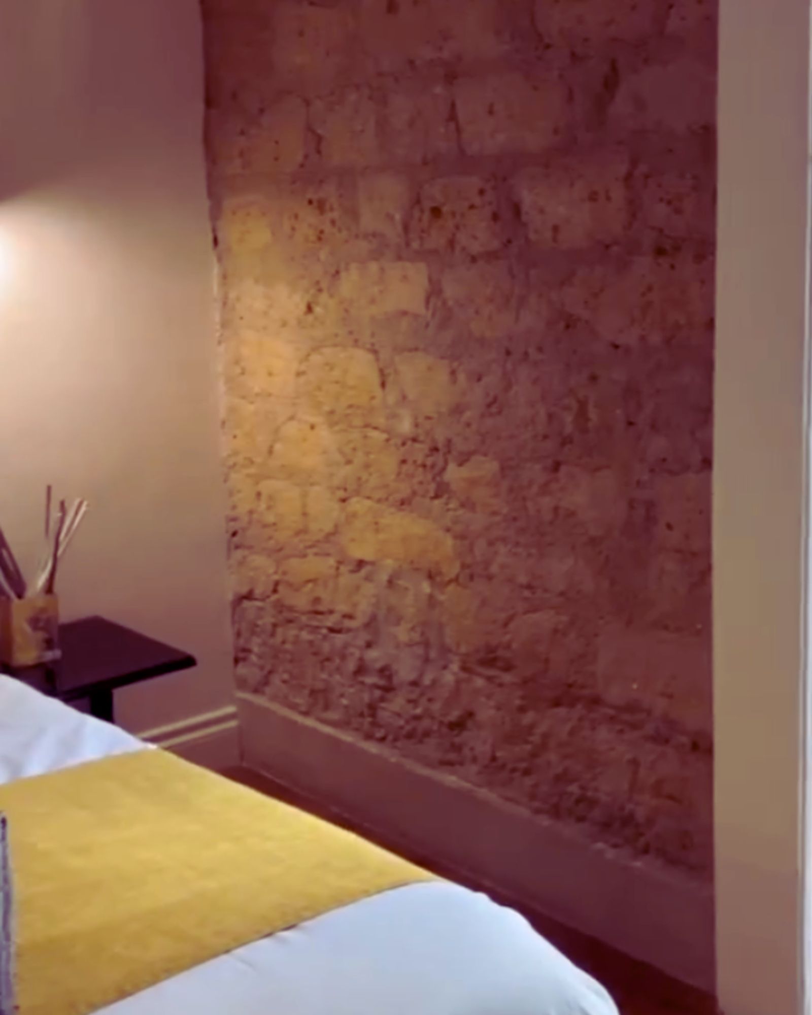 What Is A Hotel Deposit? (Explained) - Plugged In Travel