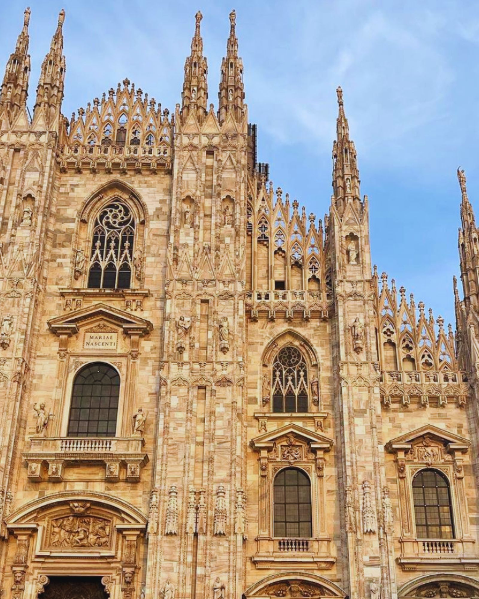 How To Use Italy Internet For Travelers (Simple Advice) - Plugged In Travel