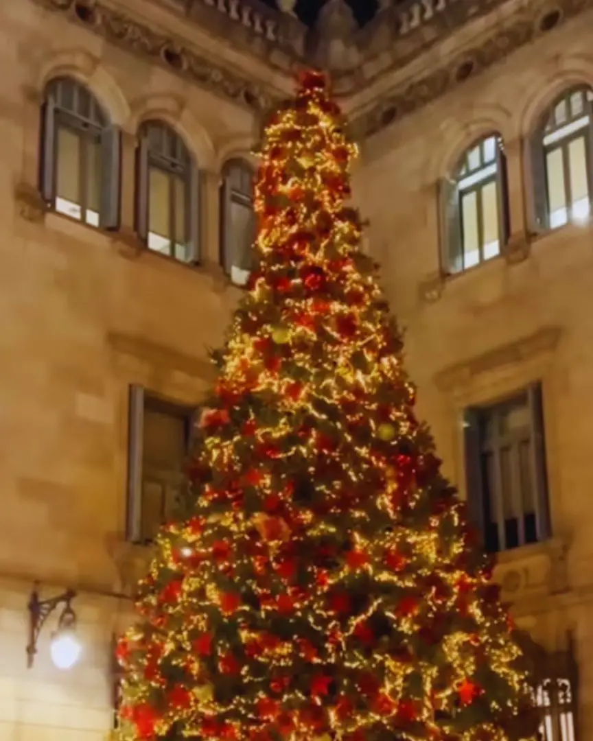 Christmas In Spain Decorations (Local Guide) - Plugged In Travel