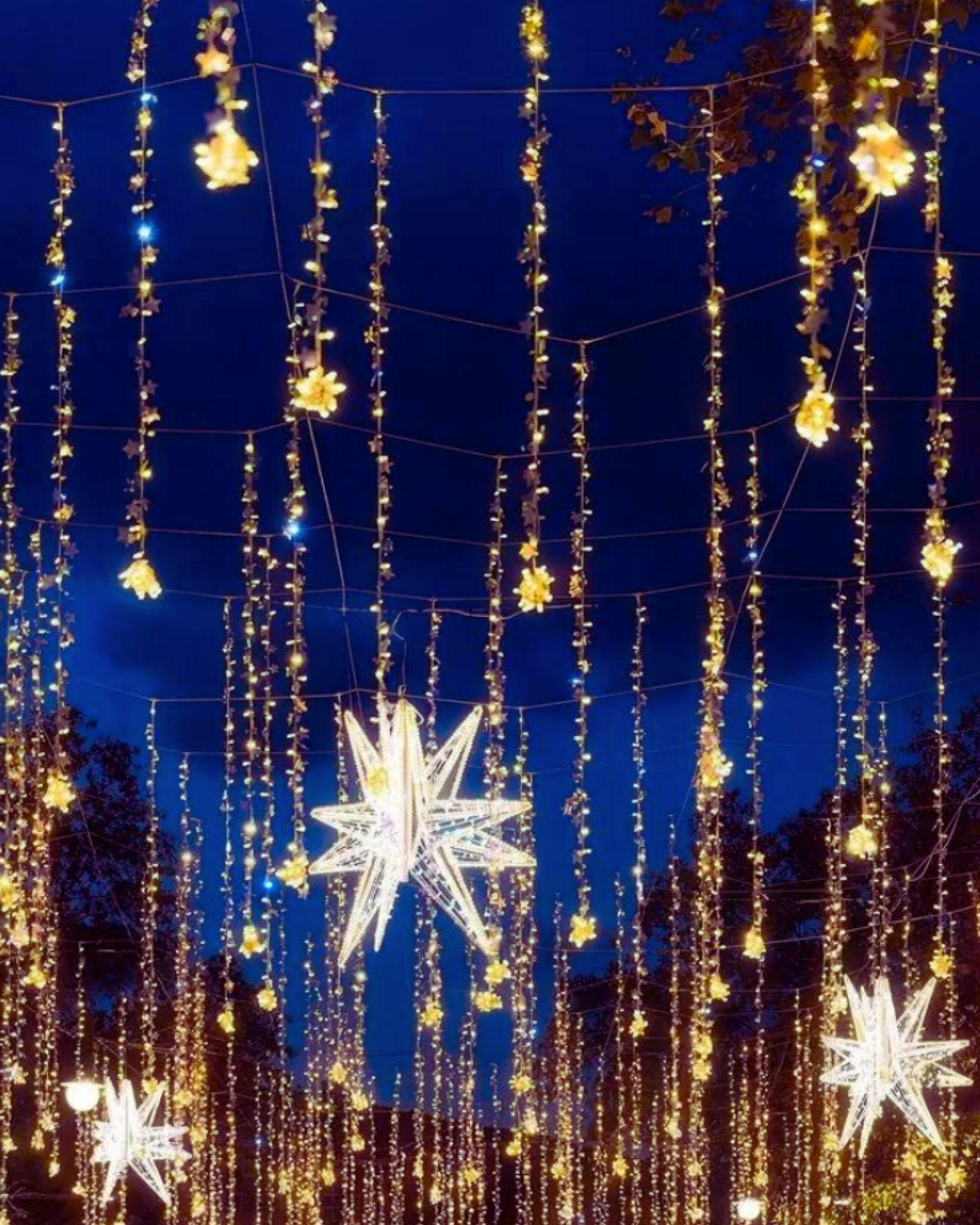 Christmas In Spain Decorations (Local Guide) - Plugged In Travel