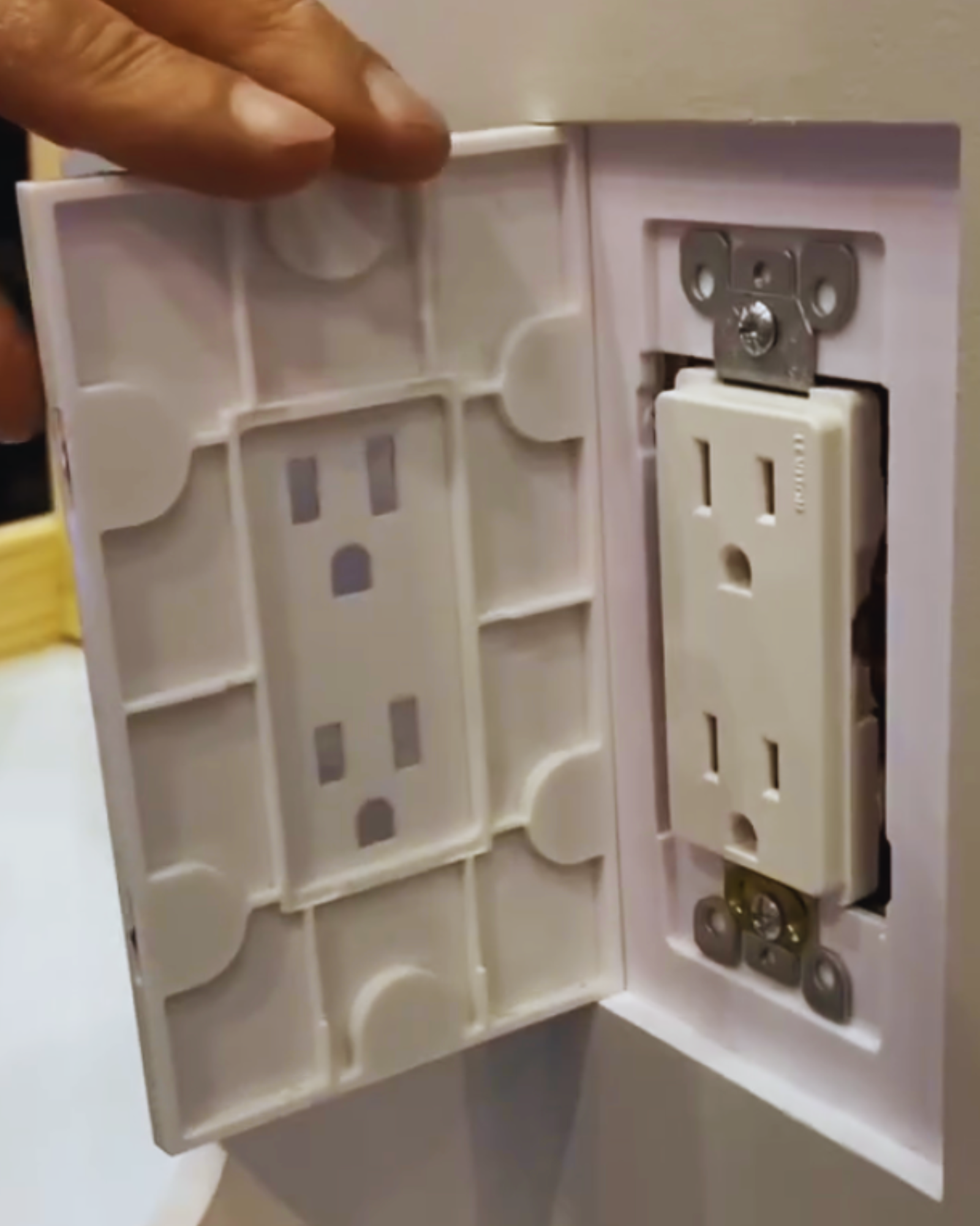 What Adapter Do I Need For Mexico? (Local Guide) - Plugged In Travel